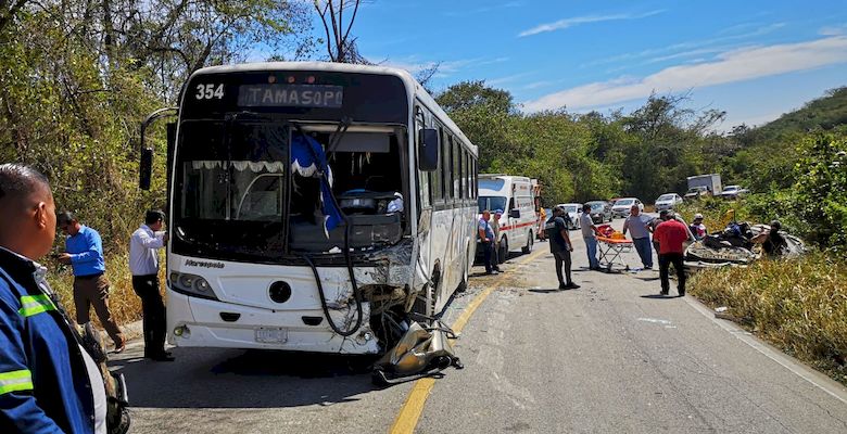 Muere un adulto mayor y dos mujeres resultan lesionadas en desigual choque sobre la Valles ...