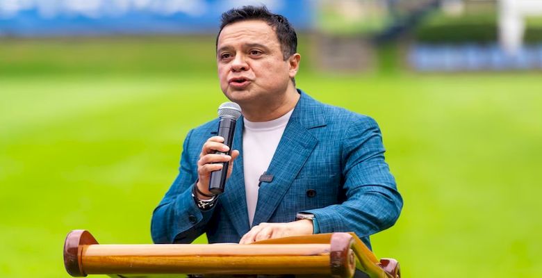 Conflicto entre Víctor Velázquez y Martín Anselmi en Cruz Azul ...